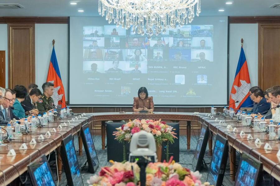 中柬三方决定在柬埔寨皇家科学院成立“中国一柬埔寨科技创新研究中心”